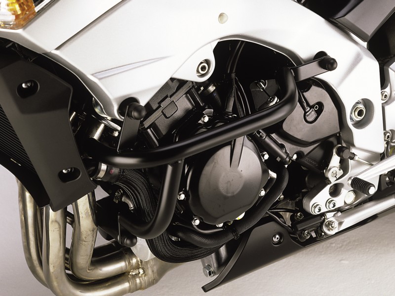 Suzuki GSR 600 Crashbars Compact Design Engine Guard Black Finish Magnum