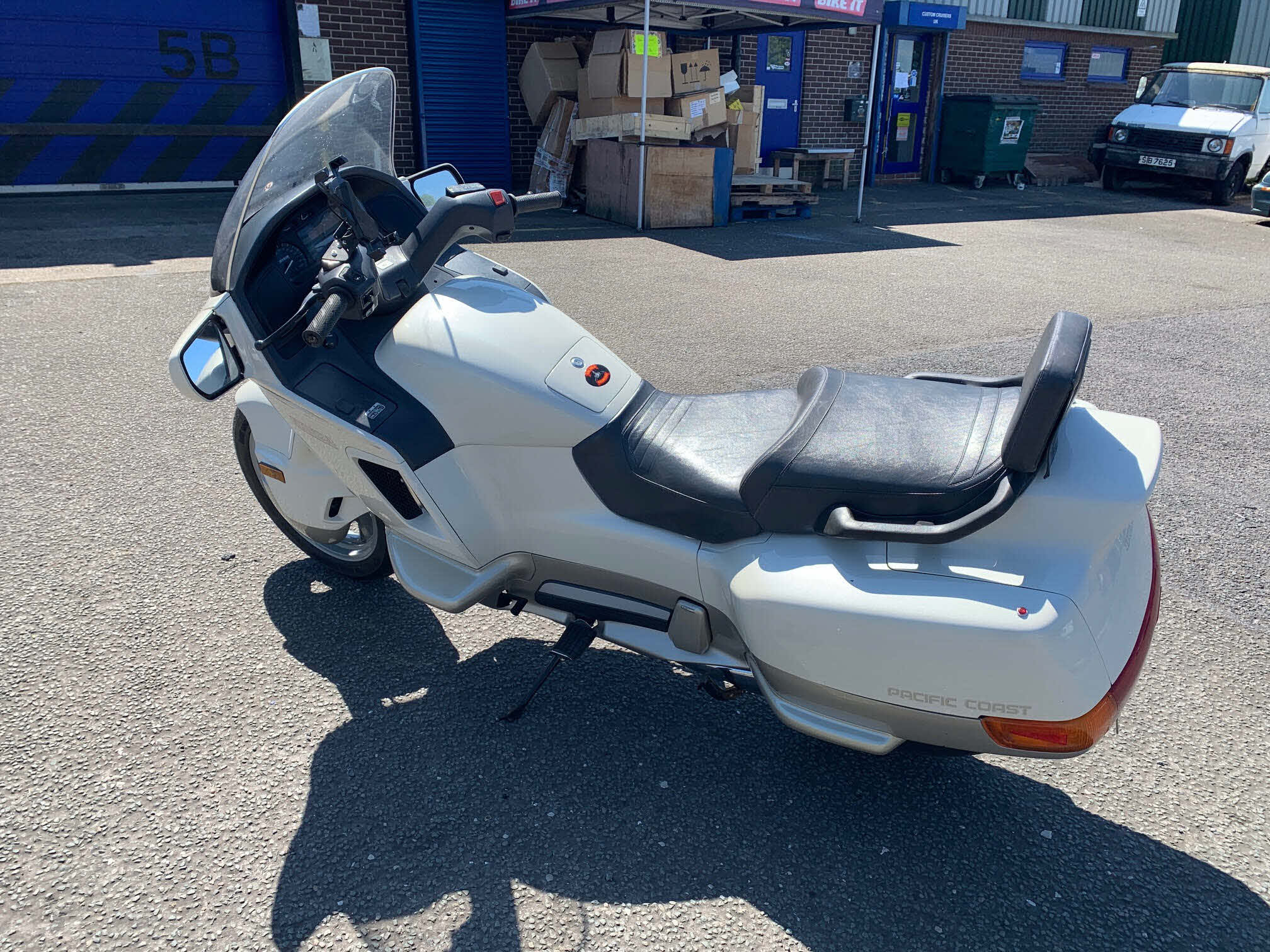 Honda PC800 RC51 Pacific Coast Motorcycle motorbike Low miles for sale ...
