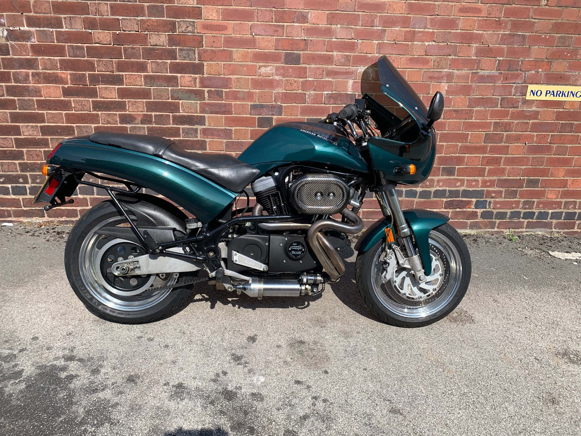 Buell S3-T Thunderbolt with saddlebags panniers sports tourer with a ...